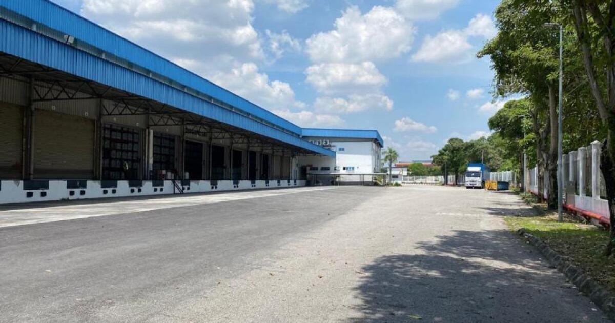 Shah Alam Seksyen 26 Detached Warehouse with Racking for Rent, at Jalan ...